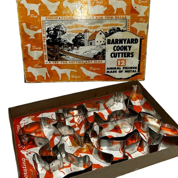 Unmarked | Kitchen | Vintage Barnyard Cooky Cookie Cutters 2 Animal ...